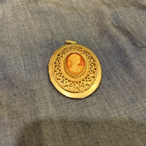 Vintage | Jewelry | Vintage Cameo Locket | Poshmark